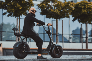 Vélos électriques à Marseille : Voi complète son offre, mais n'est pas ...