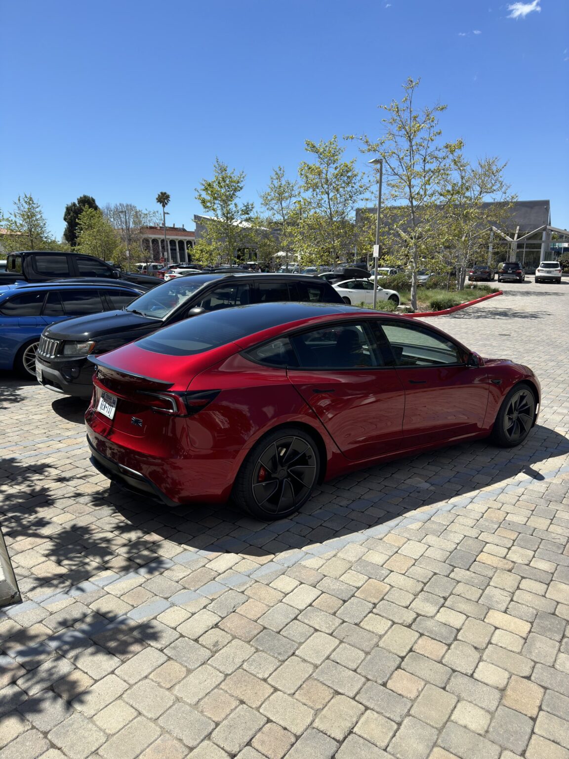 Voici la Tesla Model 3 Ludicrous dévoilée lors d'un événement privé au ...