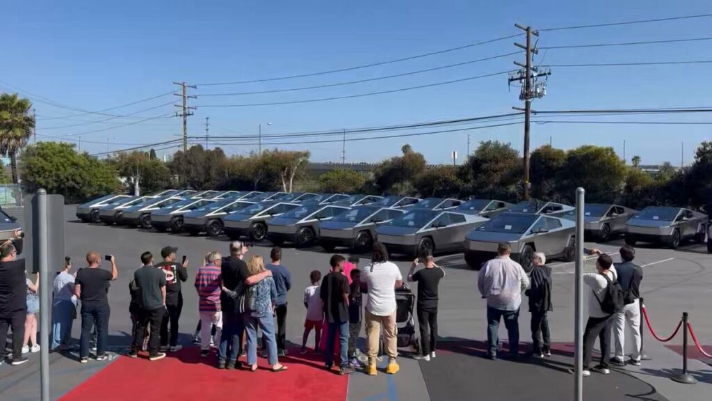 Les livraisons Tesla aux USA se font sur tapis rouge