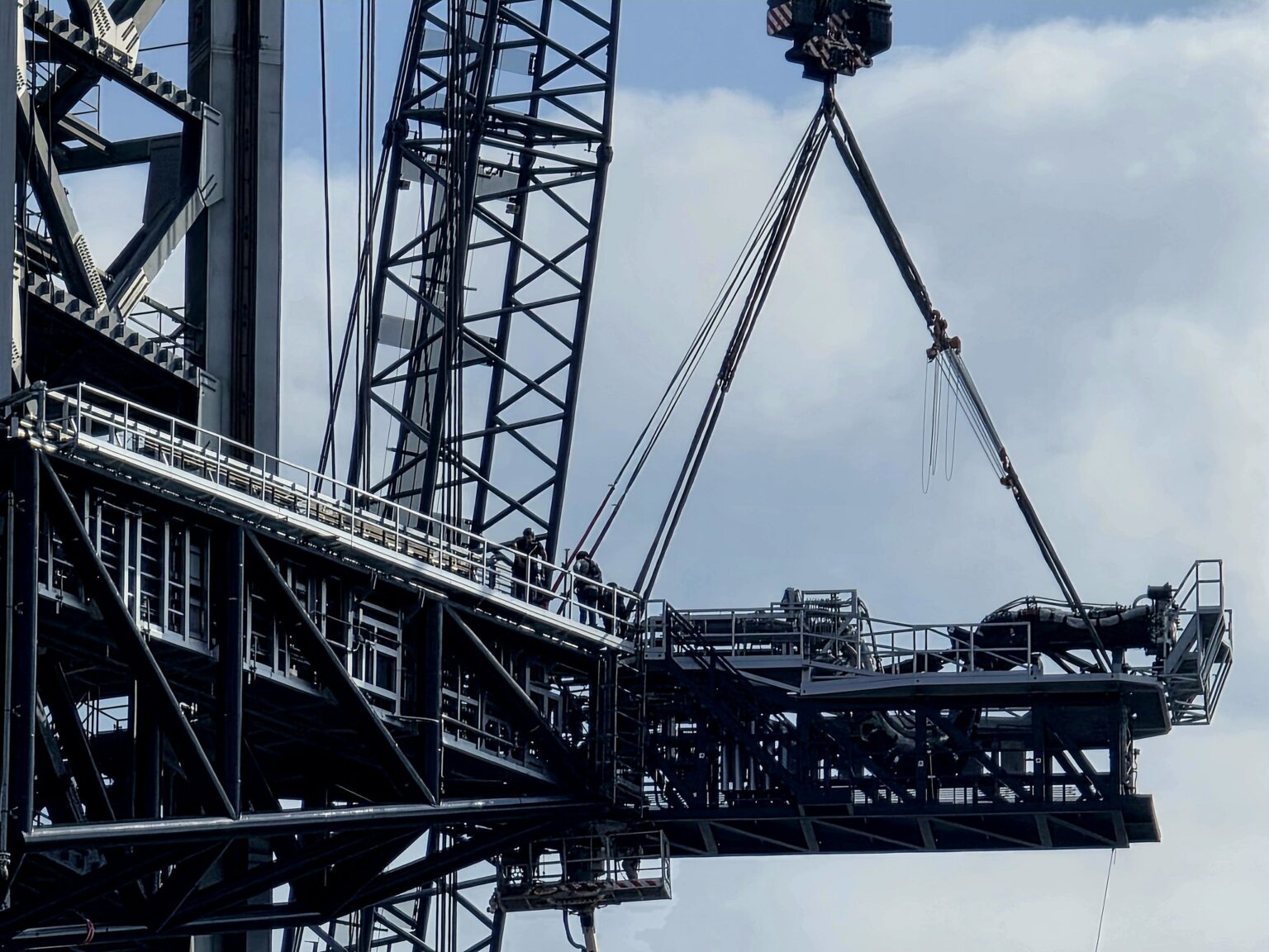 SpaceX : Le "Quick Disconnect" de la Tour 2, une révolution invisible ...