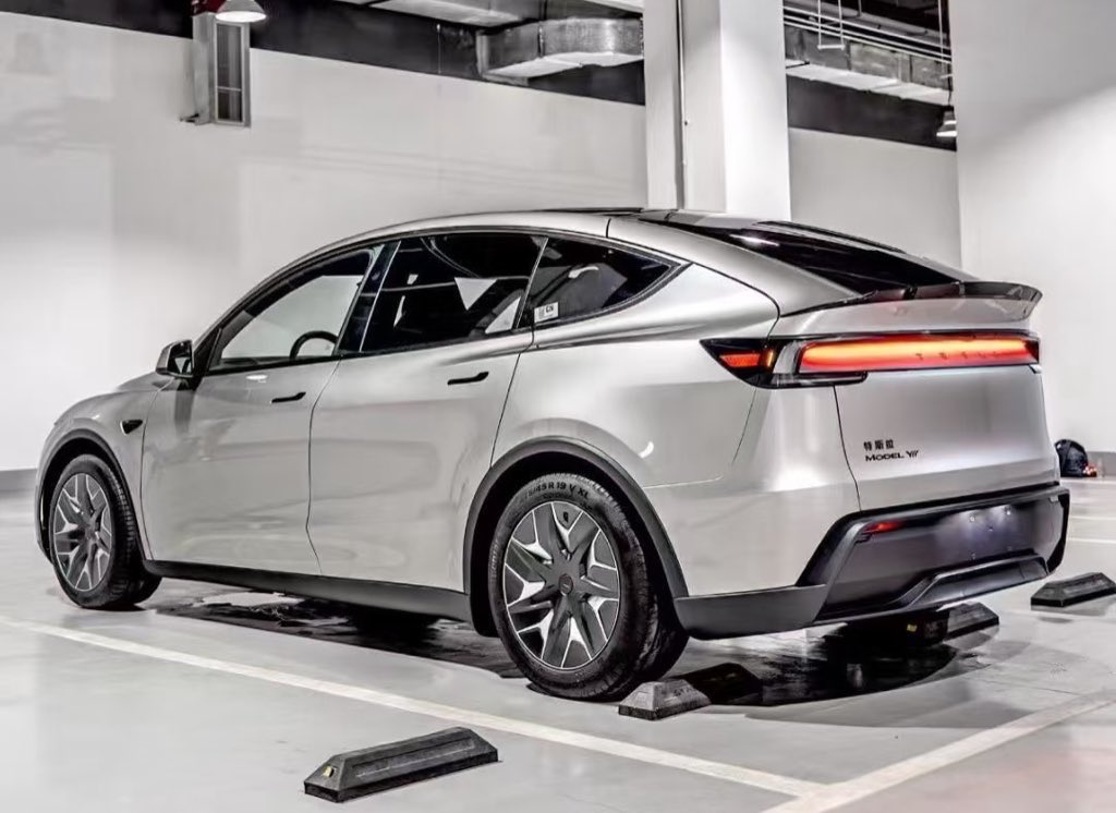 Tesla Model Y « Premium L » : Vers une autonomie record produite à Giga ...