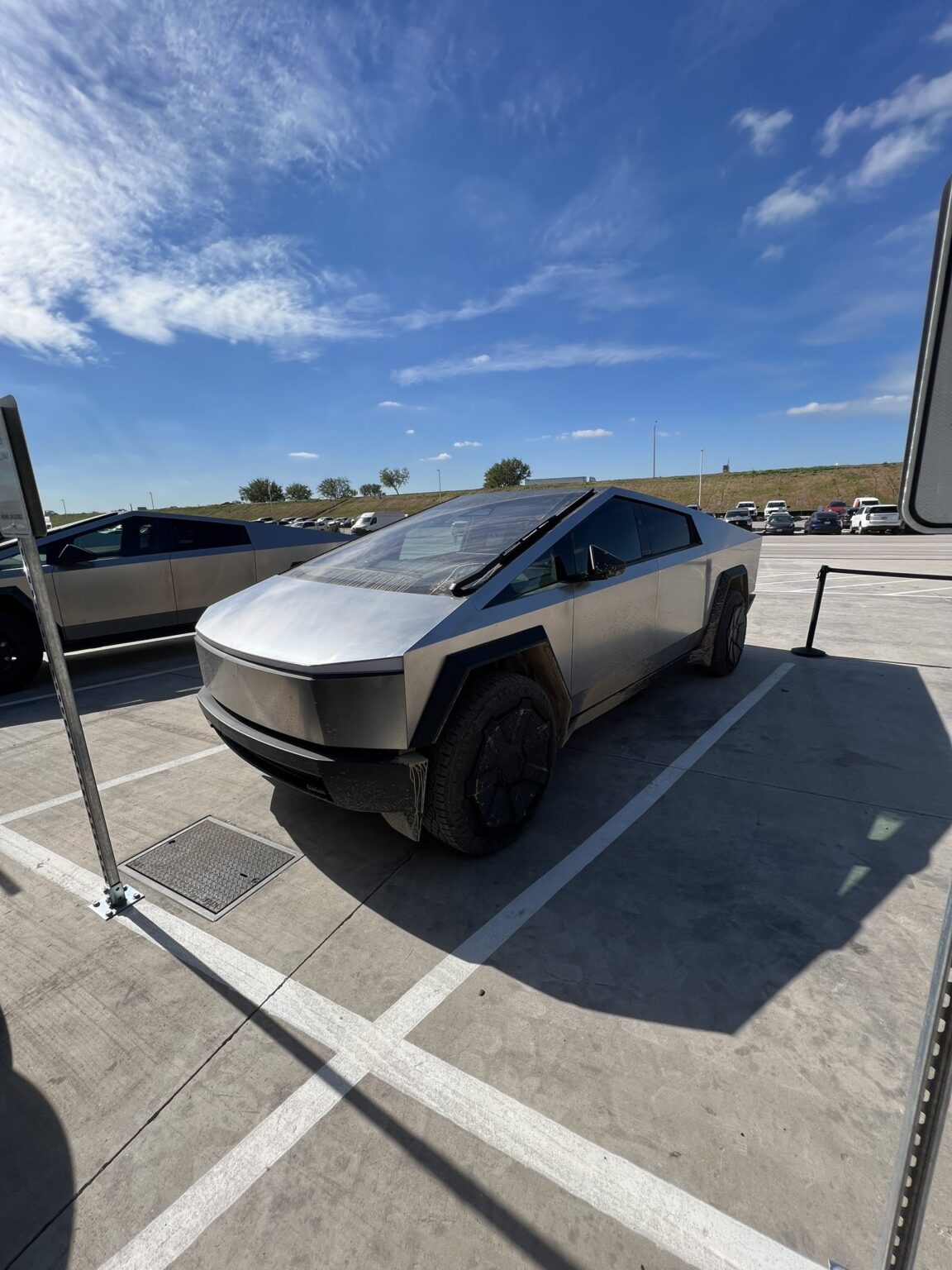 Cybertruck : Exlusive video of the first one in Israël