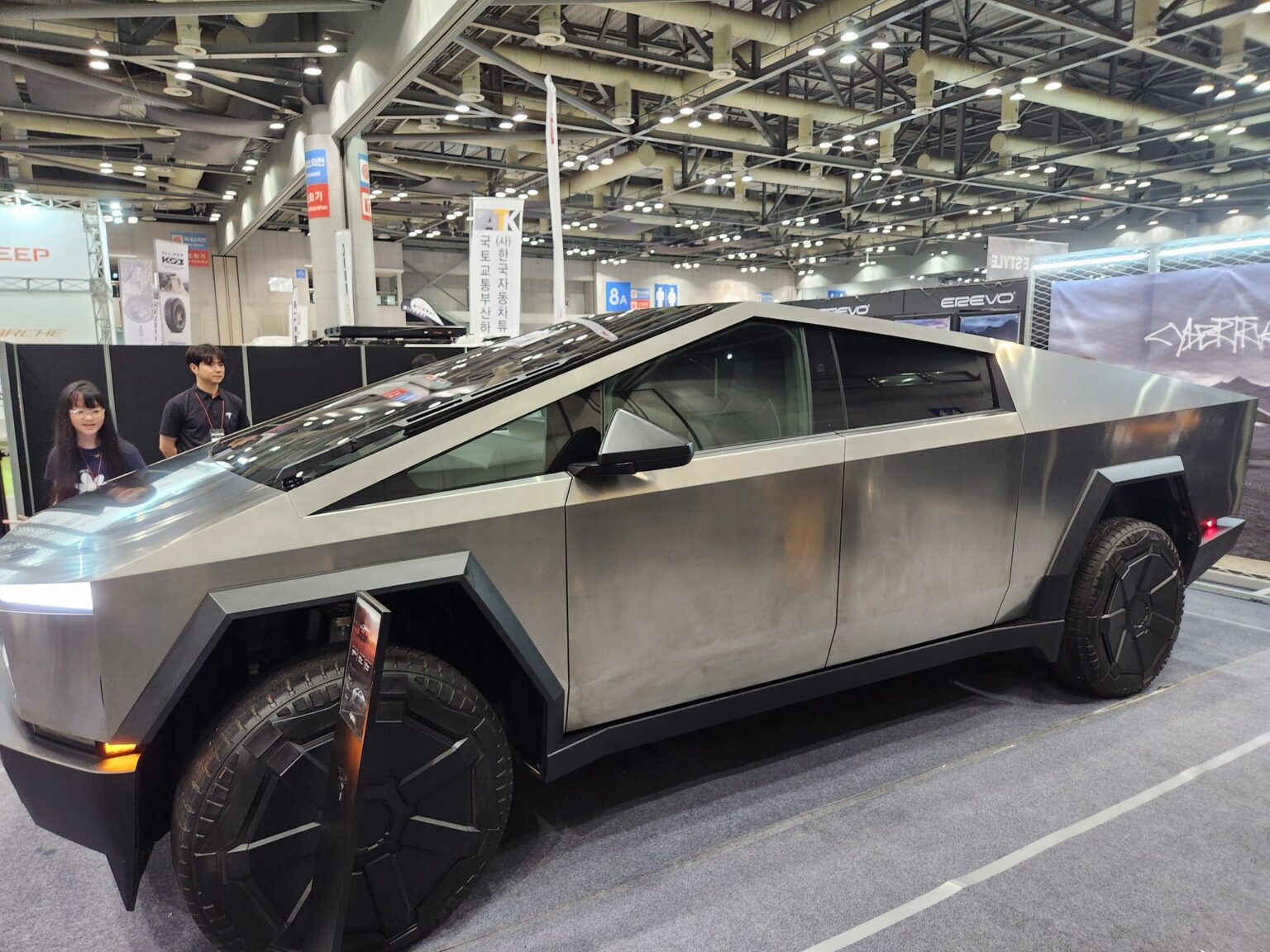 Tesla Cybertruck: A Bold Entry in China's New Energy Vehicle Market